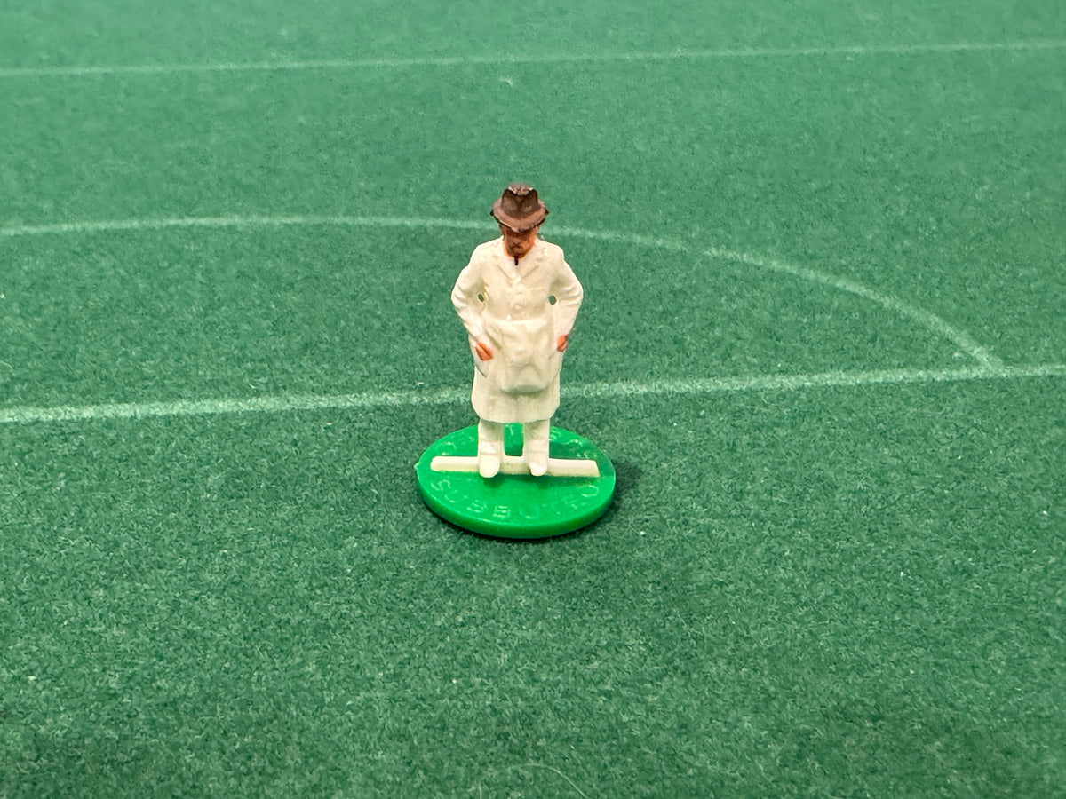 Subbuteo Cricket Umpire – Wobbly Hobby Shop