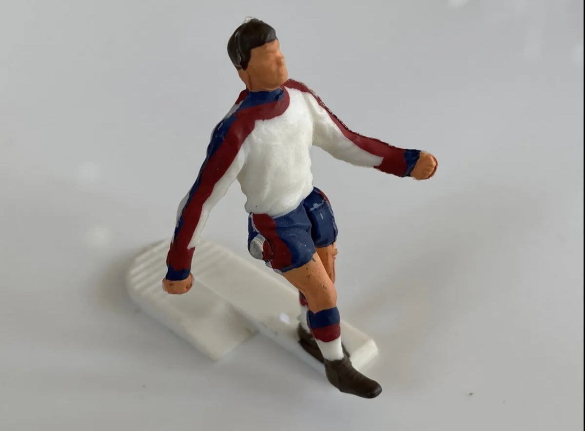 Subbuteo England Corner Kicker Figure – Wobbly Hobby Shop